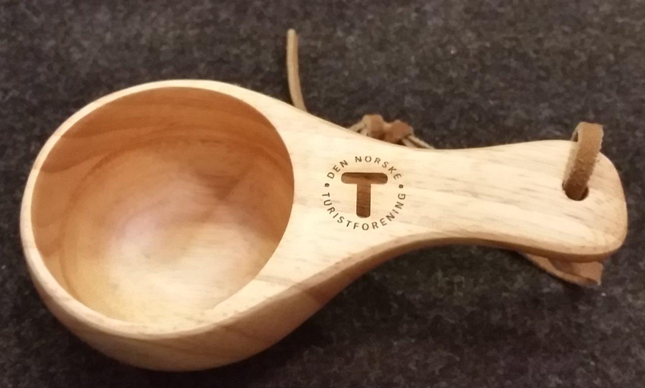 Turkopp i tre, trekopp med gravert eller trykket logo